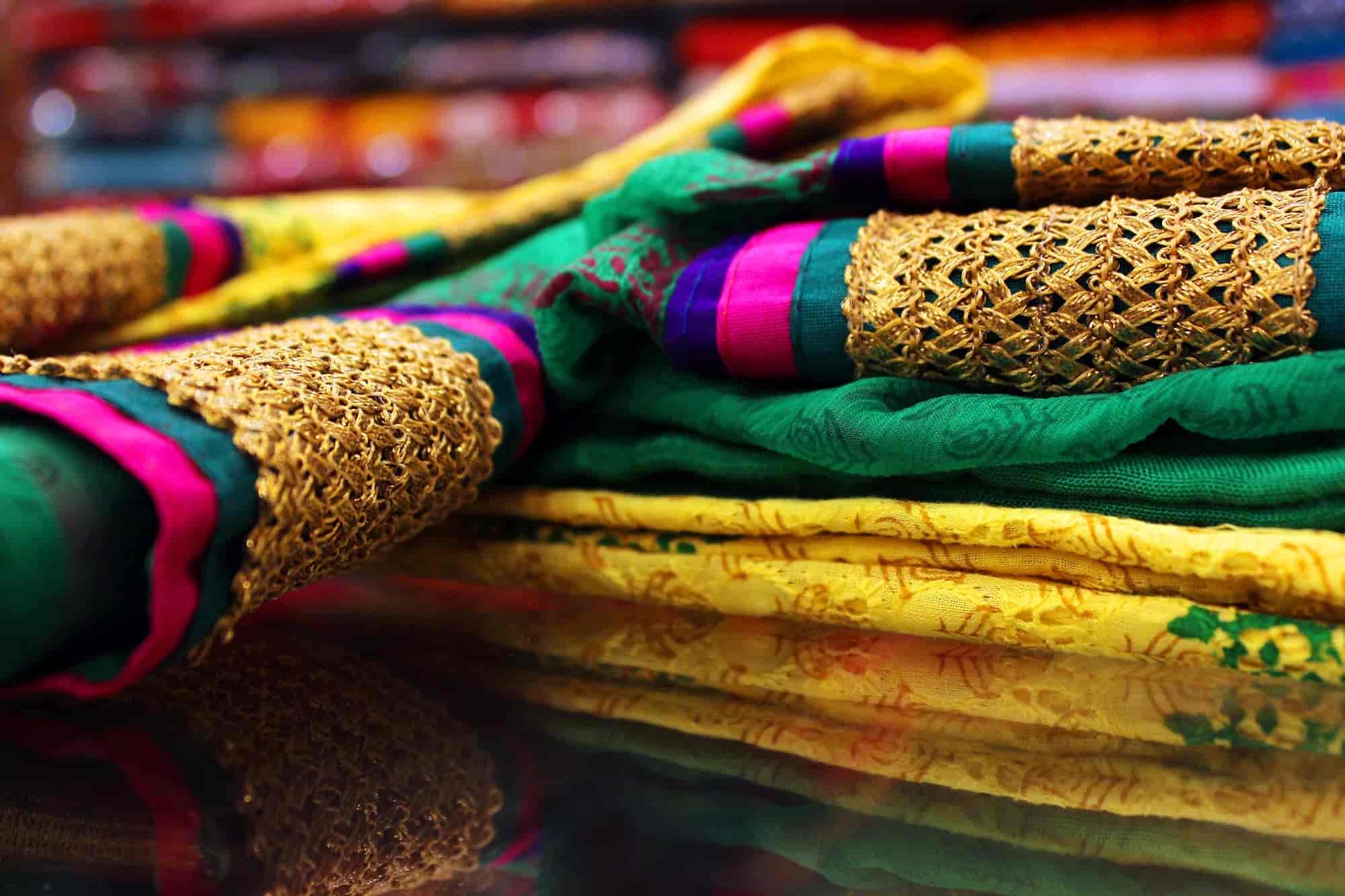 Meena Bazaar in Bye Pass Road,Agra - Best Bandhani Saree Retailers near ...