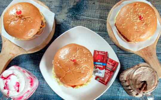 Spicy Indian Burgers in Nungambakkam,Chennai - Order Food Online - Best ...