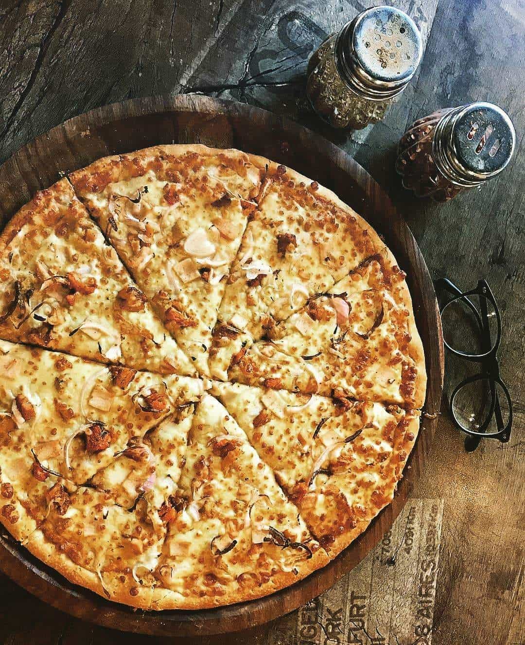 Chicago Pizza (Spectrum Mall) in Noida Sector 75,Noida - Order Food ...