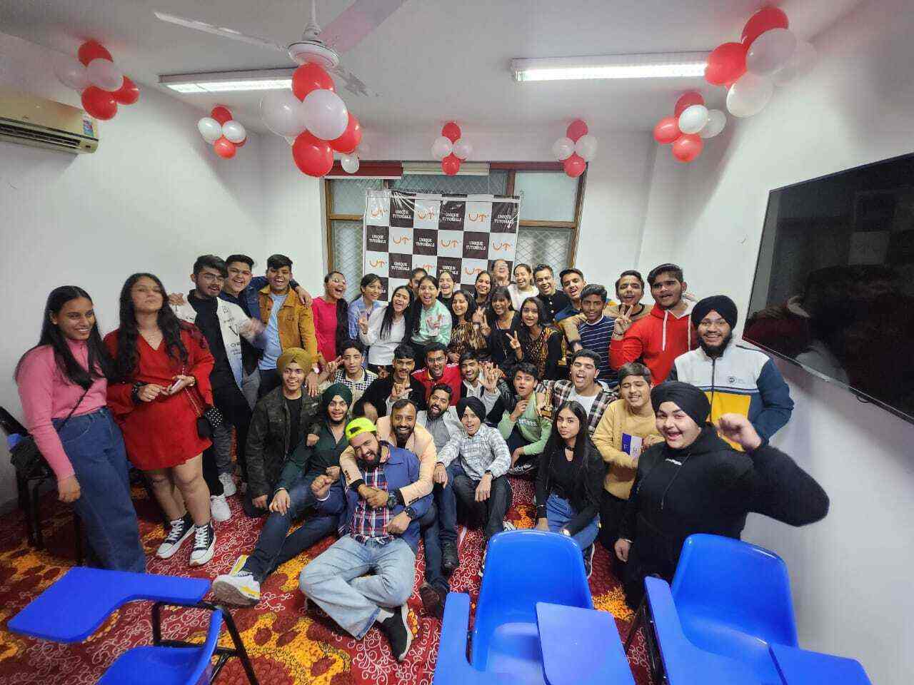 Unique Tutorials in Janakpuri,Delhi - Best Tutorials in Delhi - Justdial