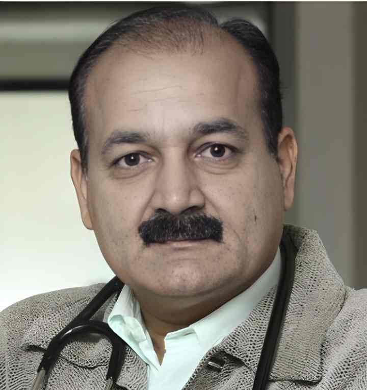 Dr. Rajiv Chawla (Life Line Medical & Dental Care Centre) in Rohini ...