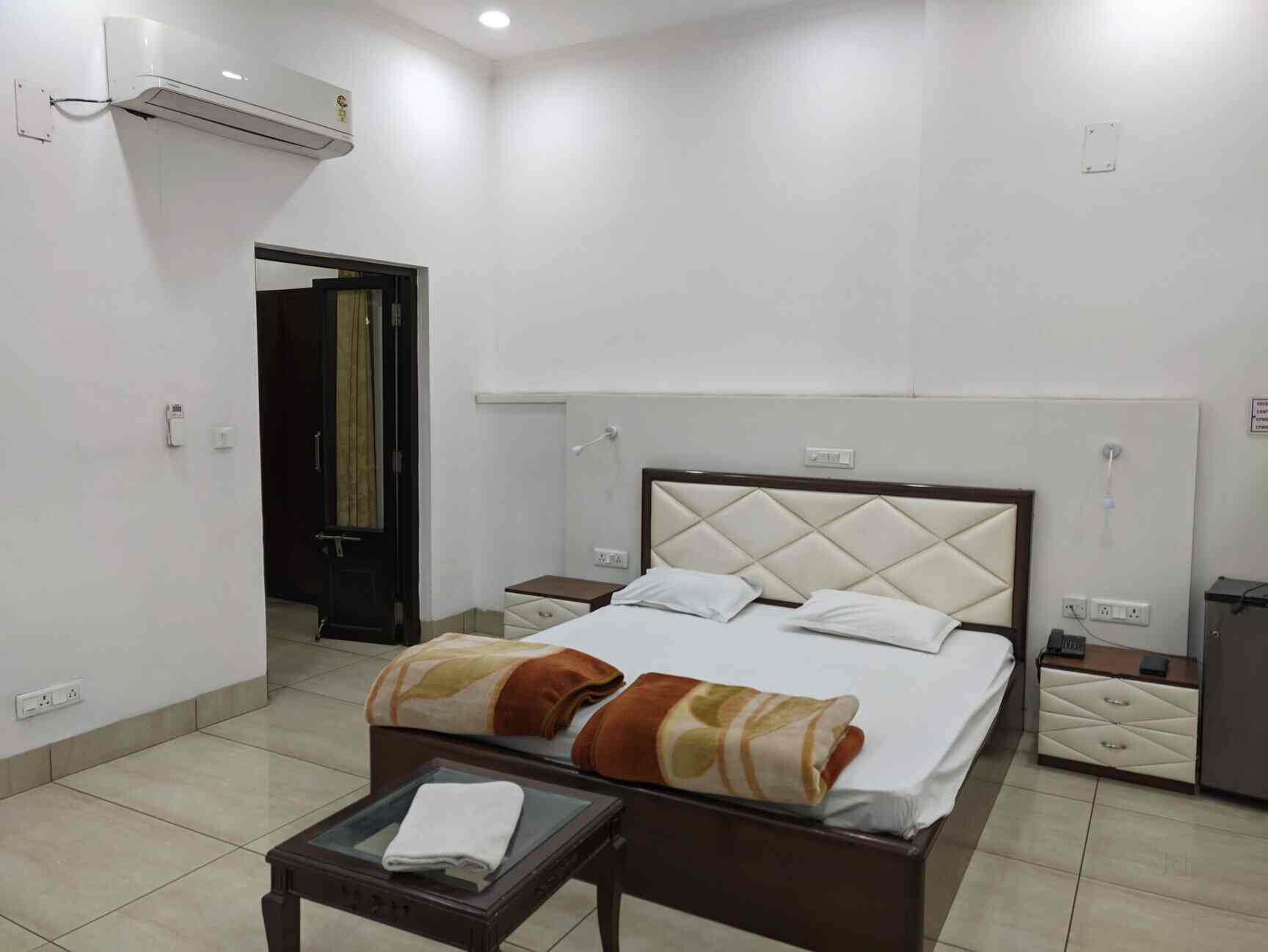Western Court Building in Janpath,Delhi - Best Builders & Developers in ...