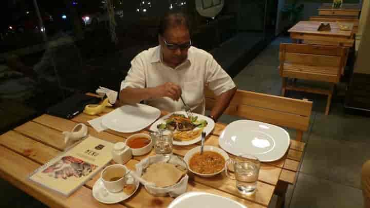 Cafe Route 66 in Edapally,Ernakulam - Order Food Online - Best ...