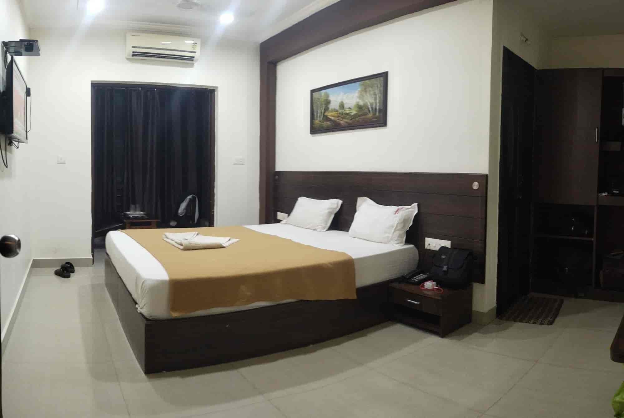 Book Mundial Palace Hotel in Miramar,Goa - Best Hotels in Goa - Justdial