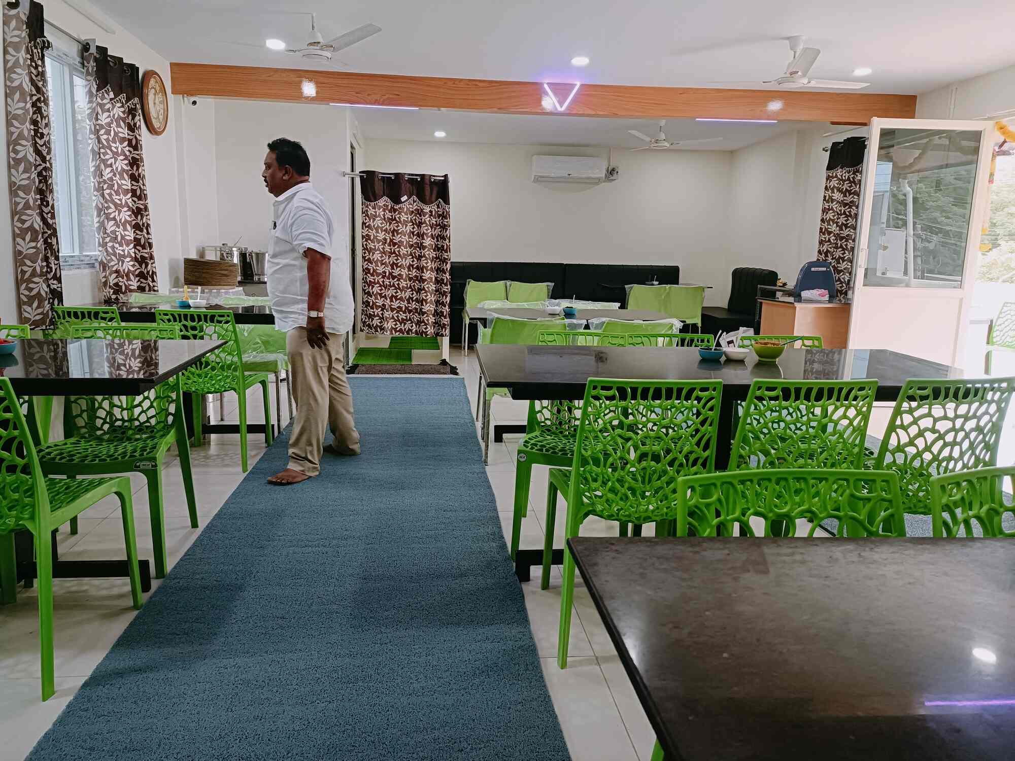 Varsha Deluxe Mess in Behind Of Joyalukkas 18 Line,Guntur - Best ...