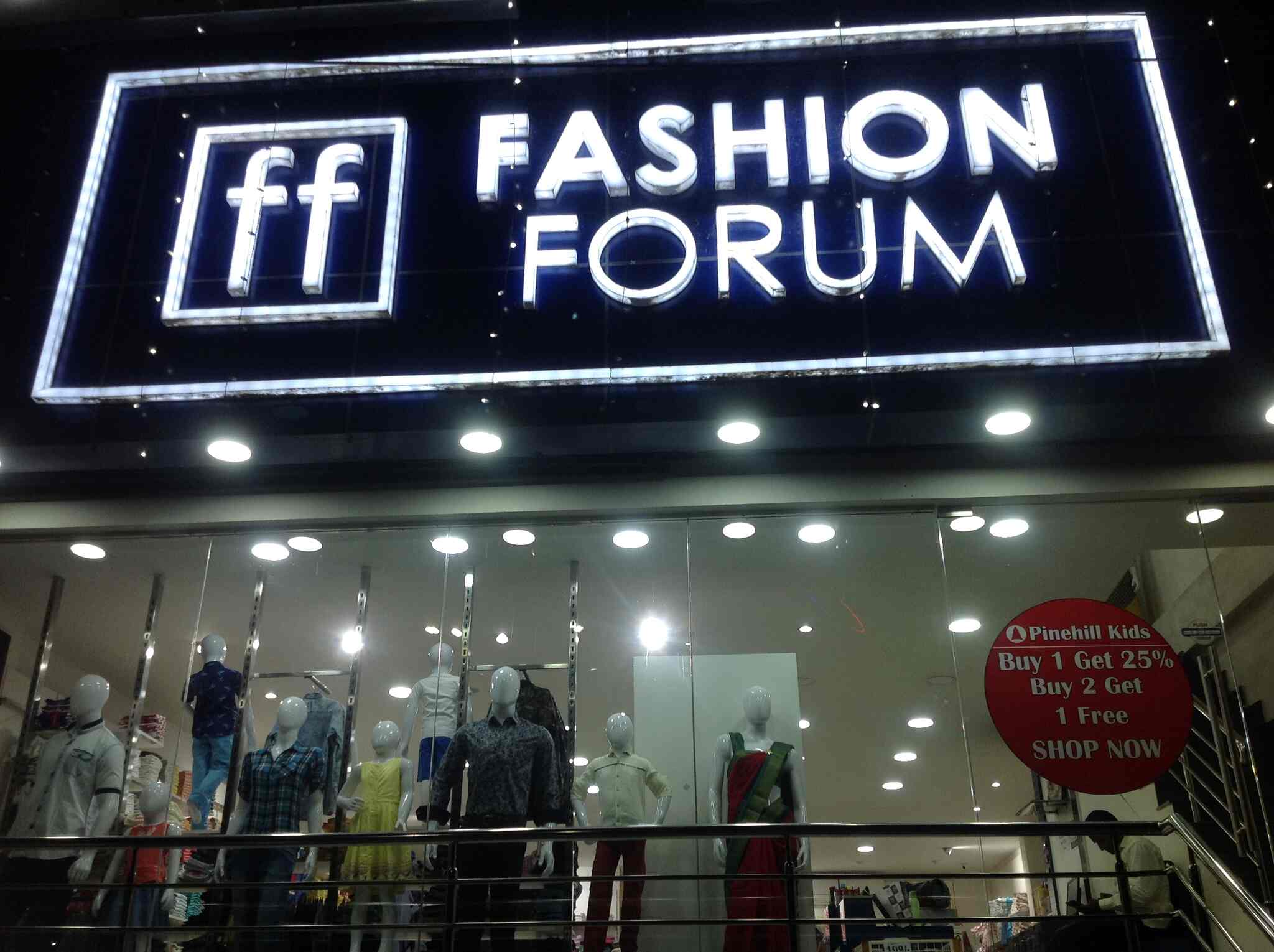 Fashion forum store