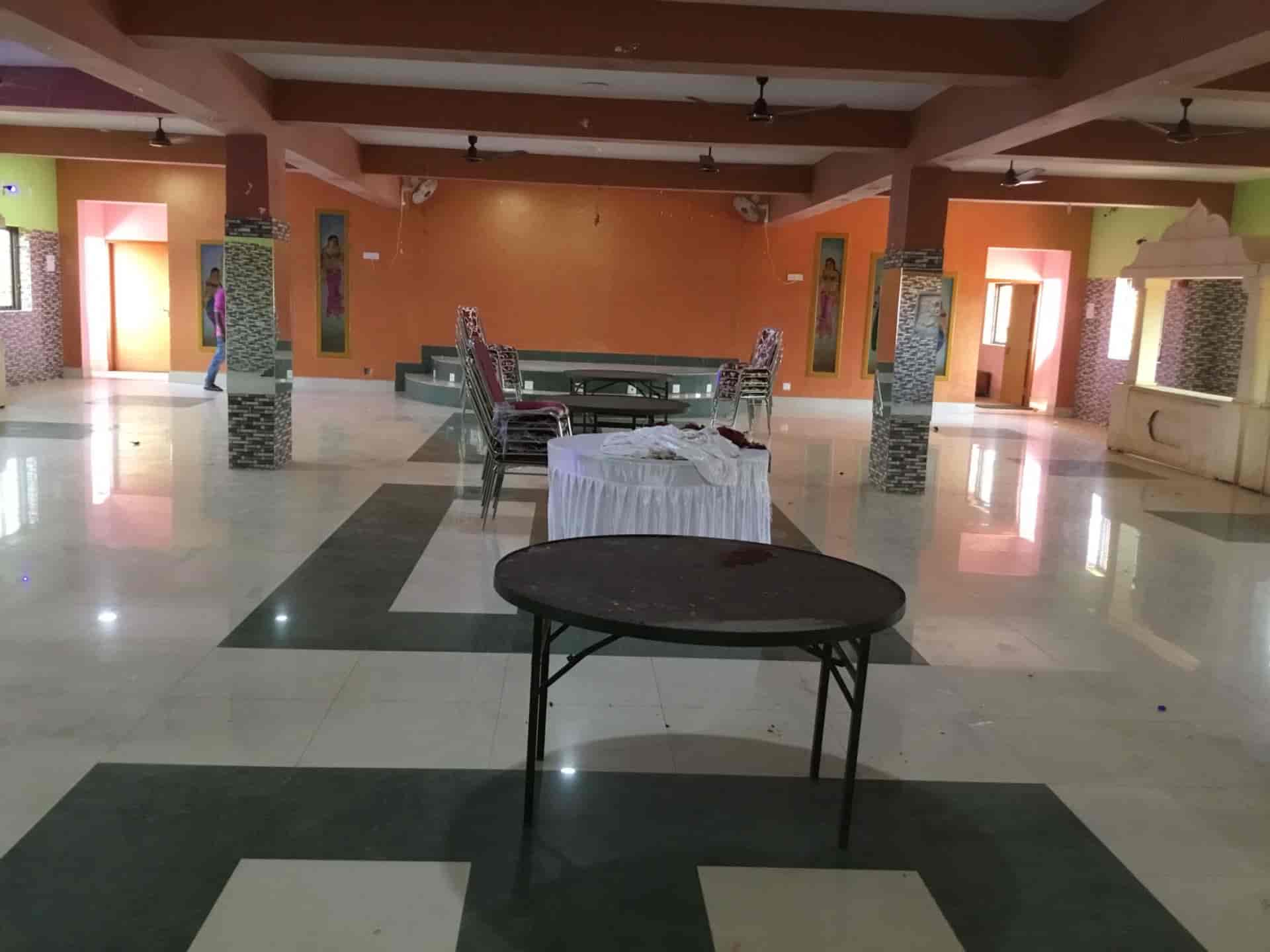Book Prafulla Palace in Mukundaprasad,Khurda - Best 3 Star Hotels near ...