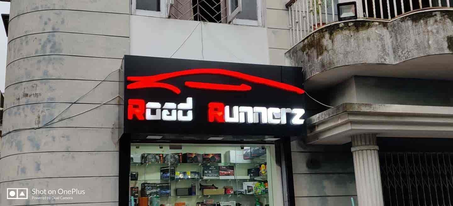 Car accessories shop in kankurgachi store