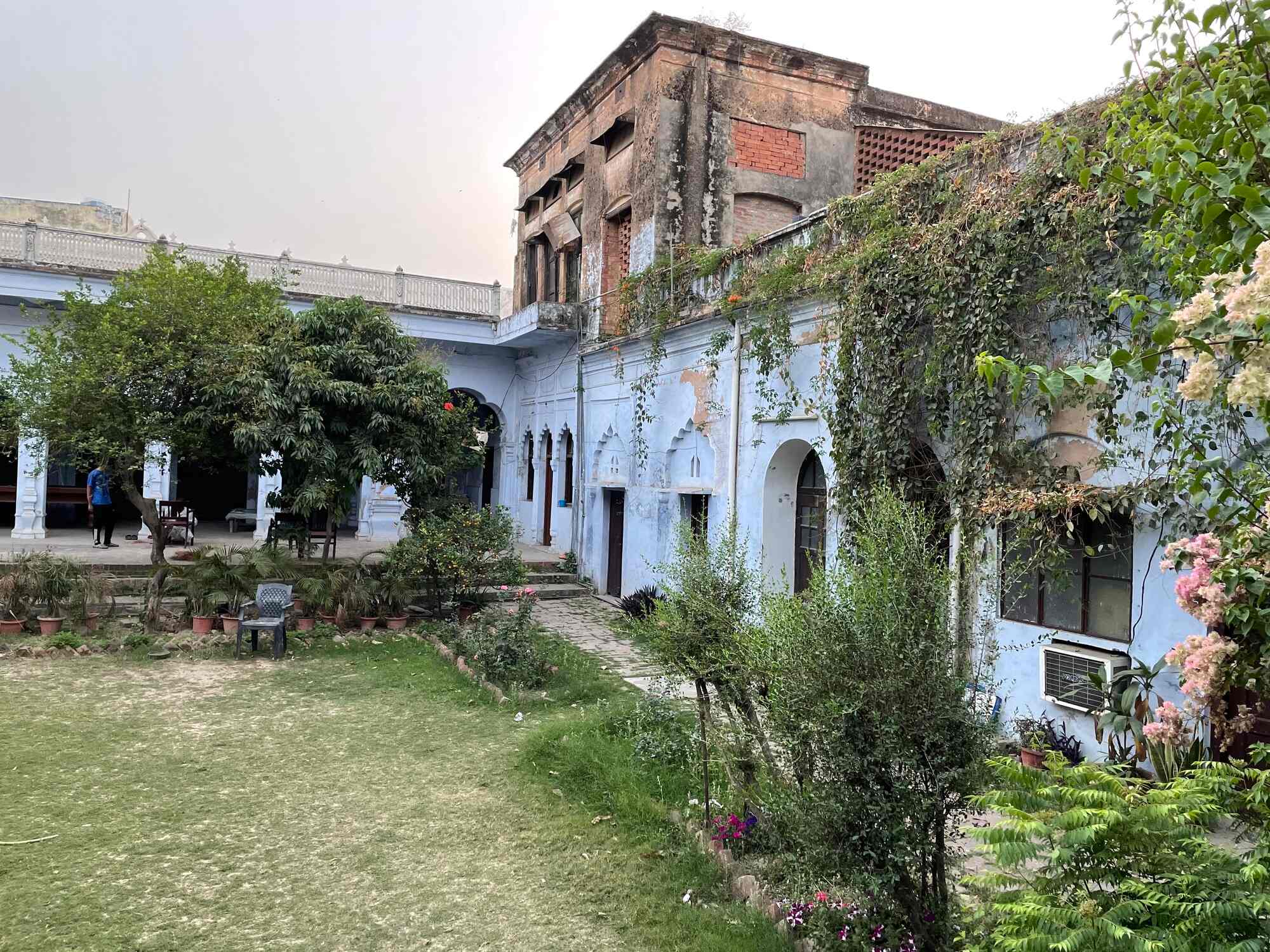 Sultan Palace in Wazirganj,Lucknow - Tourist Attraction near me in ...