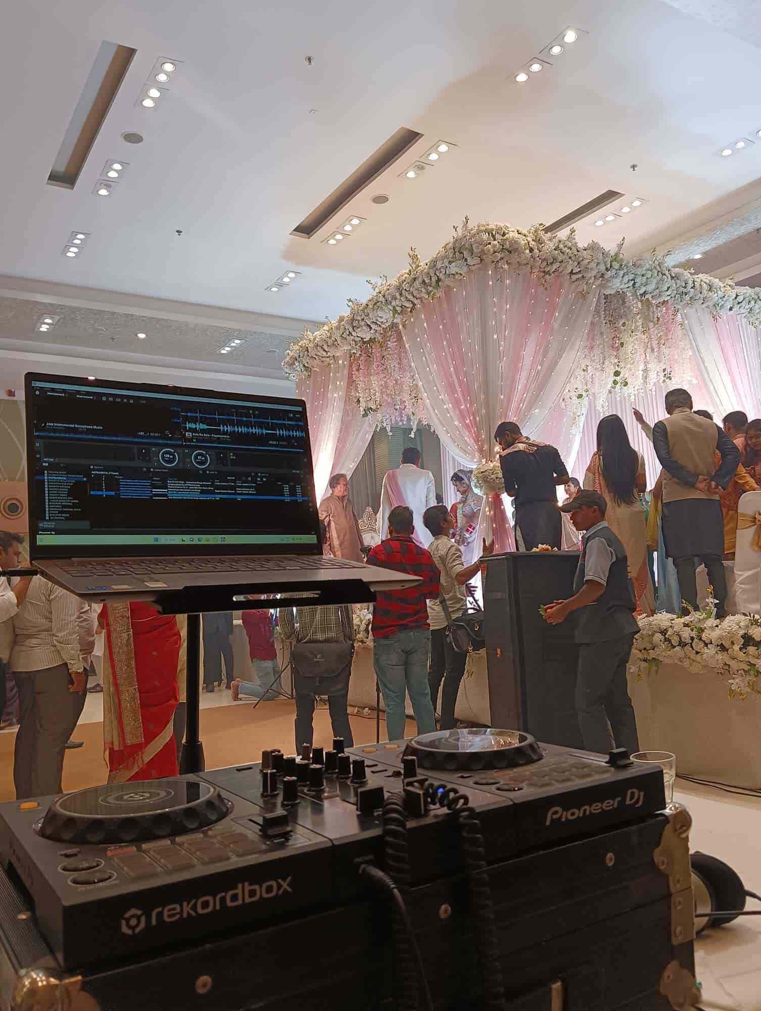 Jalaram Hall, Jvpd Scheme-juhu - AC Banquet Halls in Mumbai - Justdial