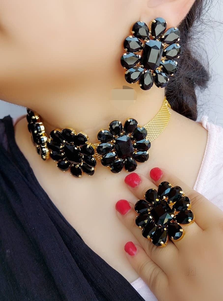 Shree imitation jewellery store