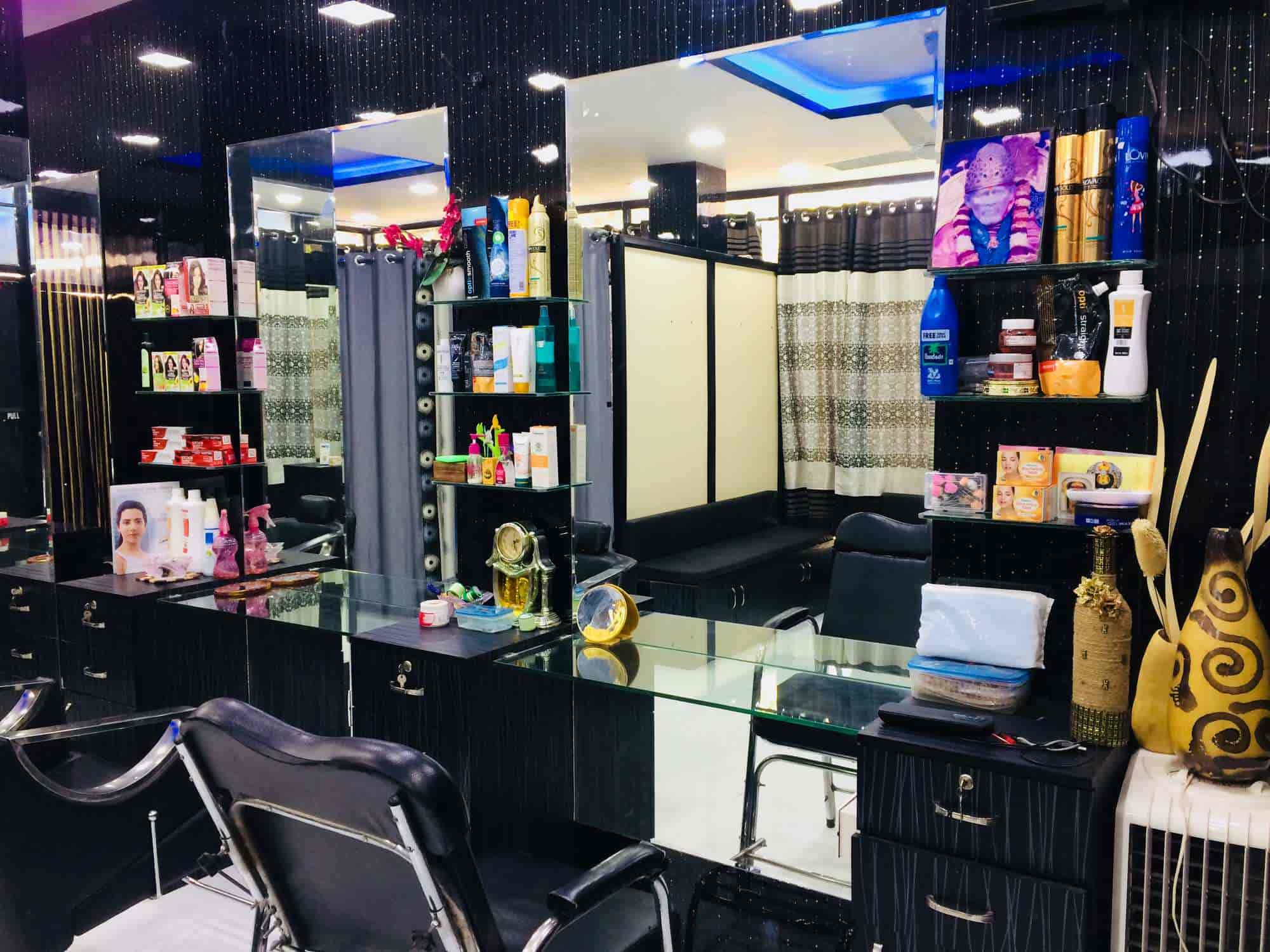 Beauty parlor store
