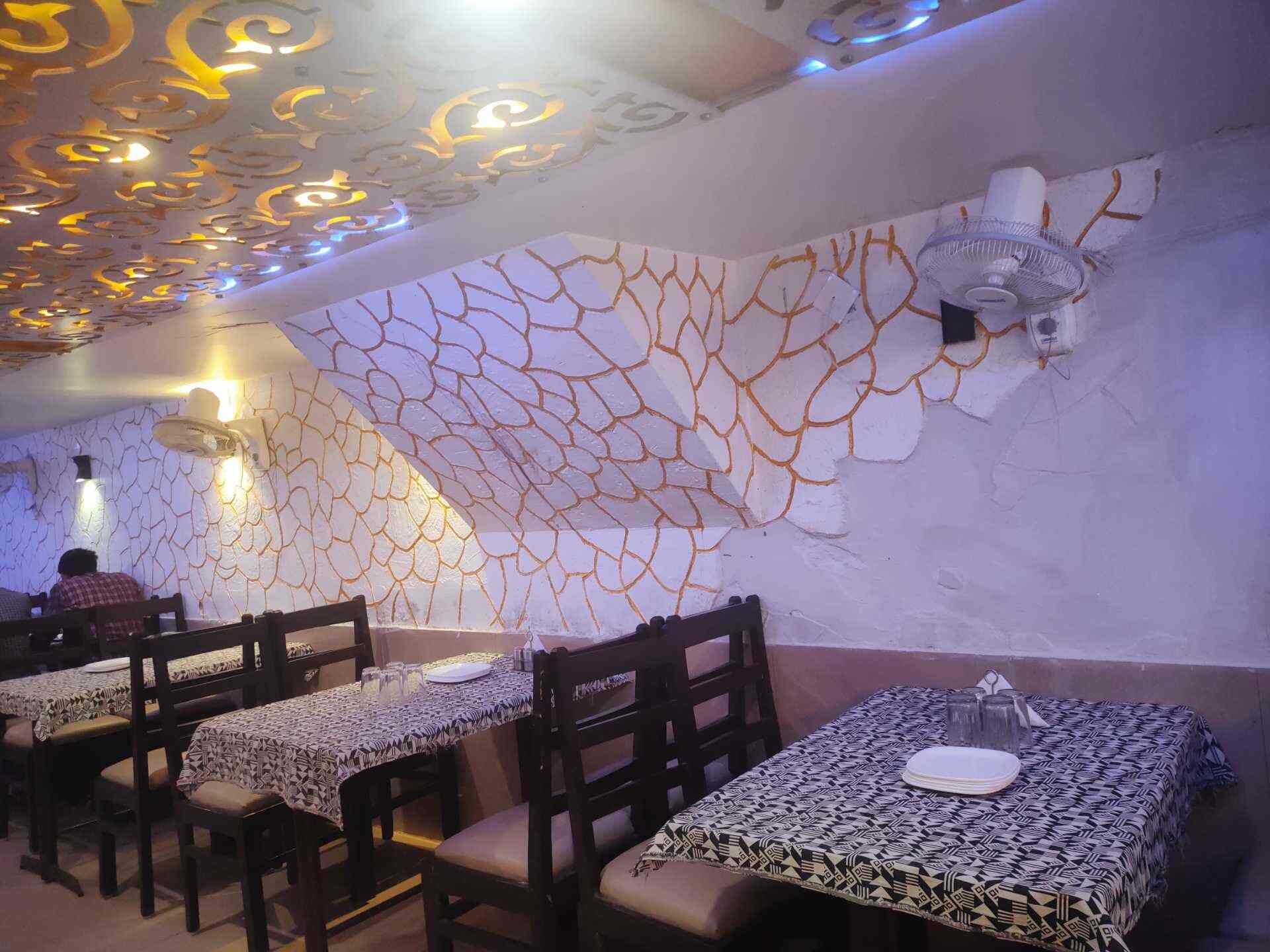 Emperor Fast Food in Sri Krishnapuri,Patna - Order Food Online - Best ...