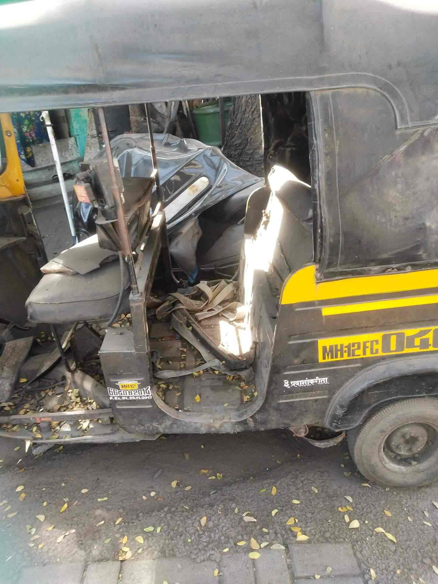 Top Auto Rickshaw Hood Manufacturers in Kawalgundi - ऑटो रिक्शा हुड ...