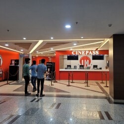 Swatantra Veer Savarkar Hindi Movie Tickets Booking Online - Reviews ...