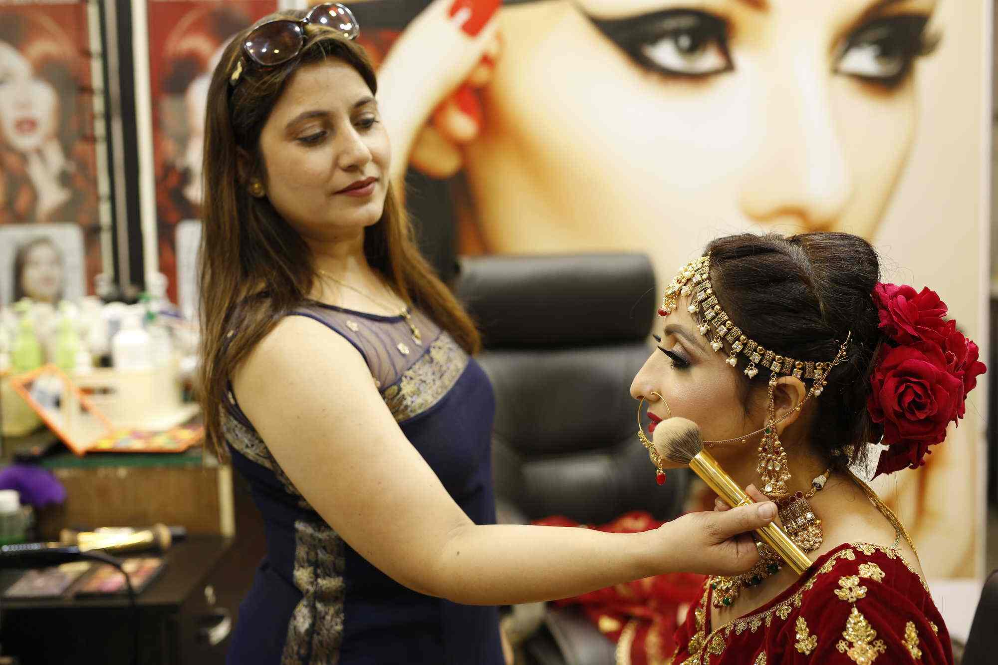 Beauty Parlour Makeup Images | Saubhaya Makeup