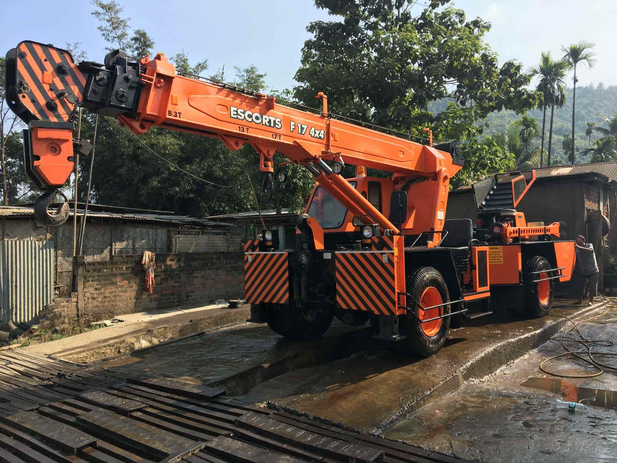 Top Cranes On Rent 10 Tons Hydra in Kohima - करनेस ों रेंट 10 टोंस ...