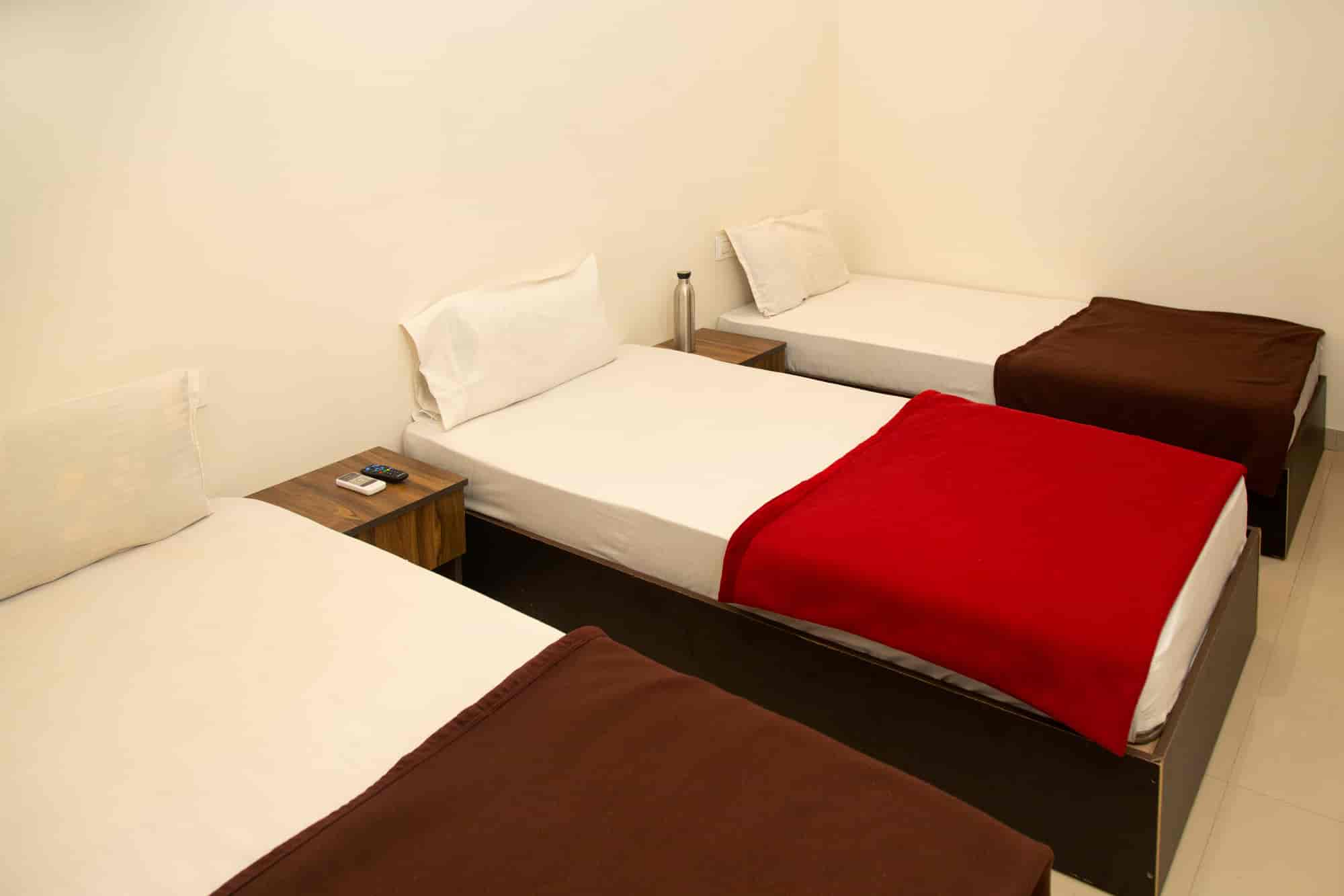 Top Single Occupancy Paying Guest Accommodations in Adajan Dn, Surat near me - Justdial