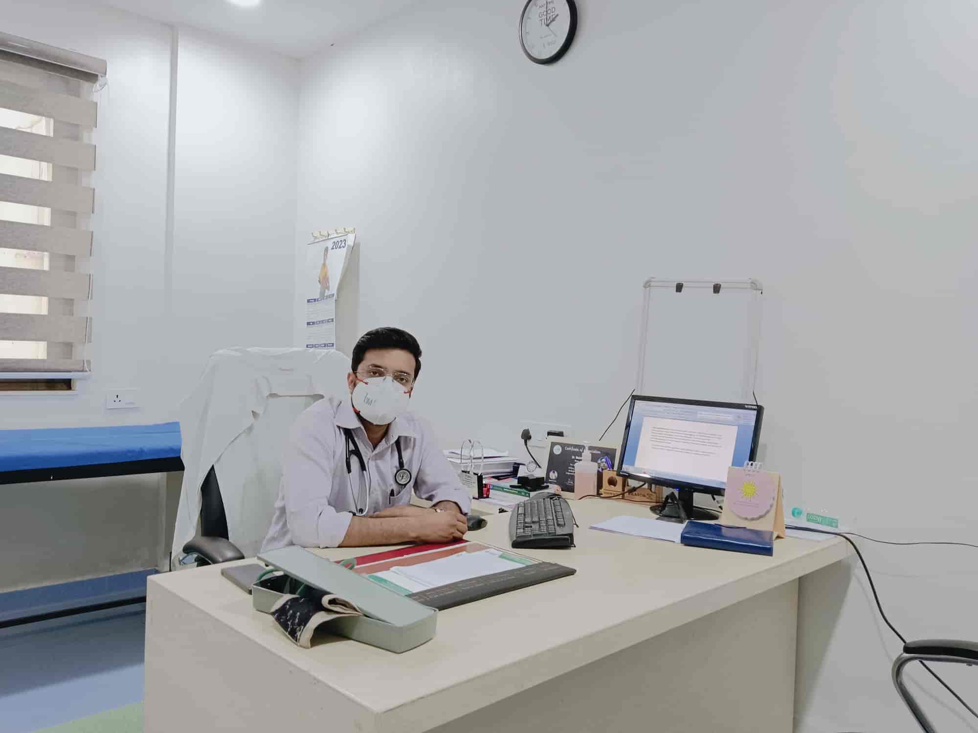 Dr Mohit Naredi In Udaipur Rajasthan Best Nephrologists In Udaipur
