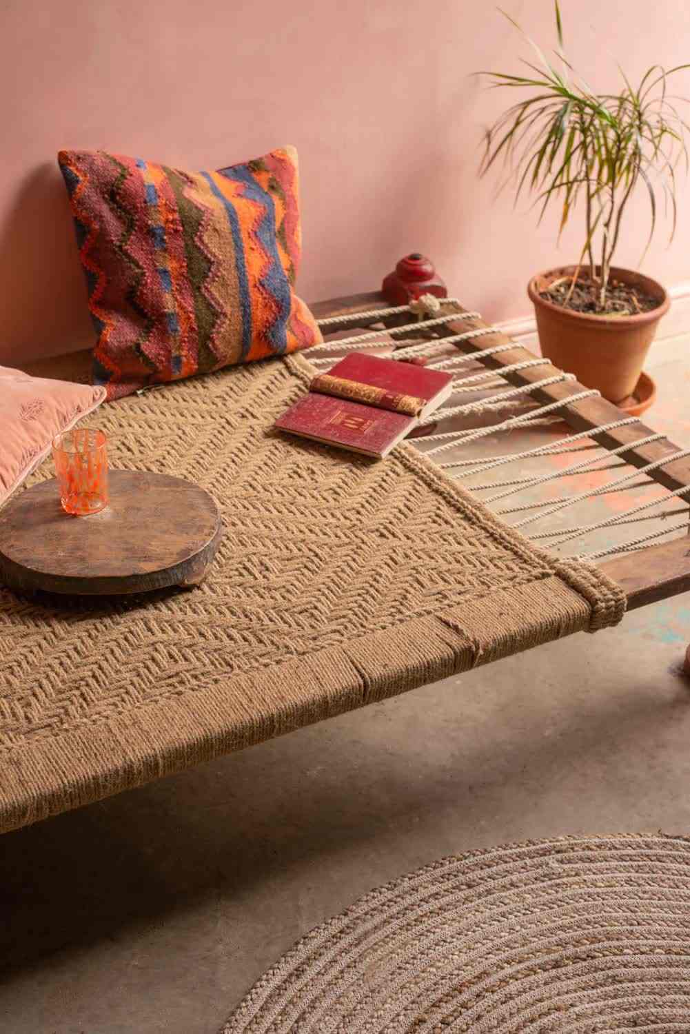 Charpai Bed in Ahmedabad - Dealers, Manufacturers & Suppliers -Justdial