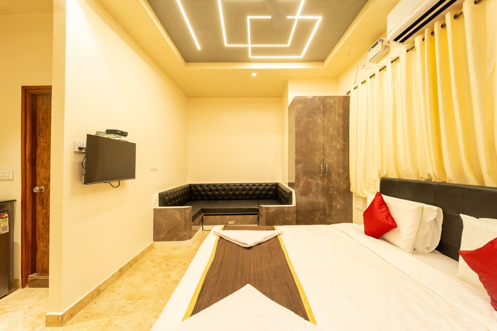 Book Seasons Suites in HBR Layout 1st Stage,Bangalore - Best Apartment ...