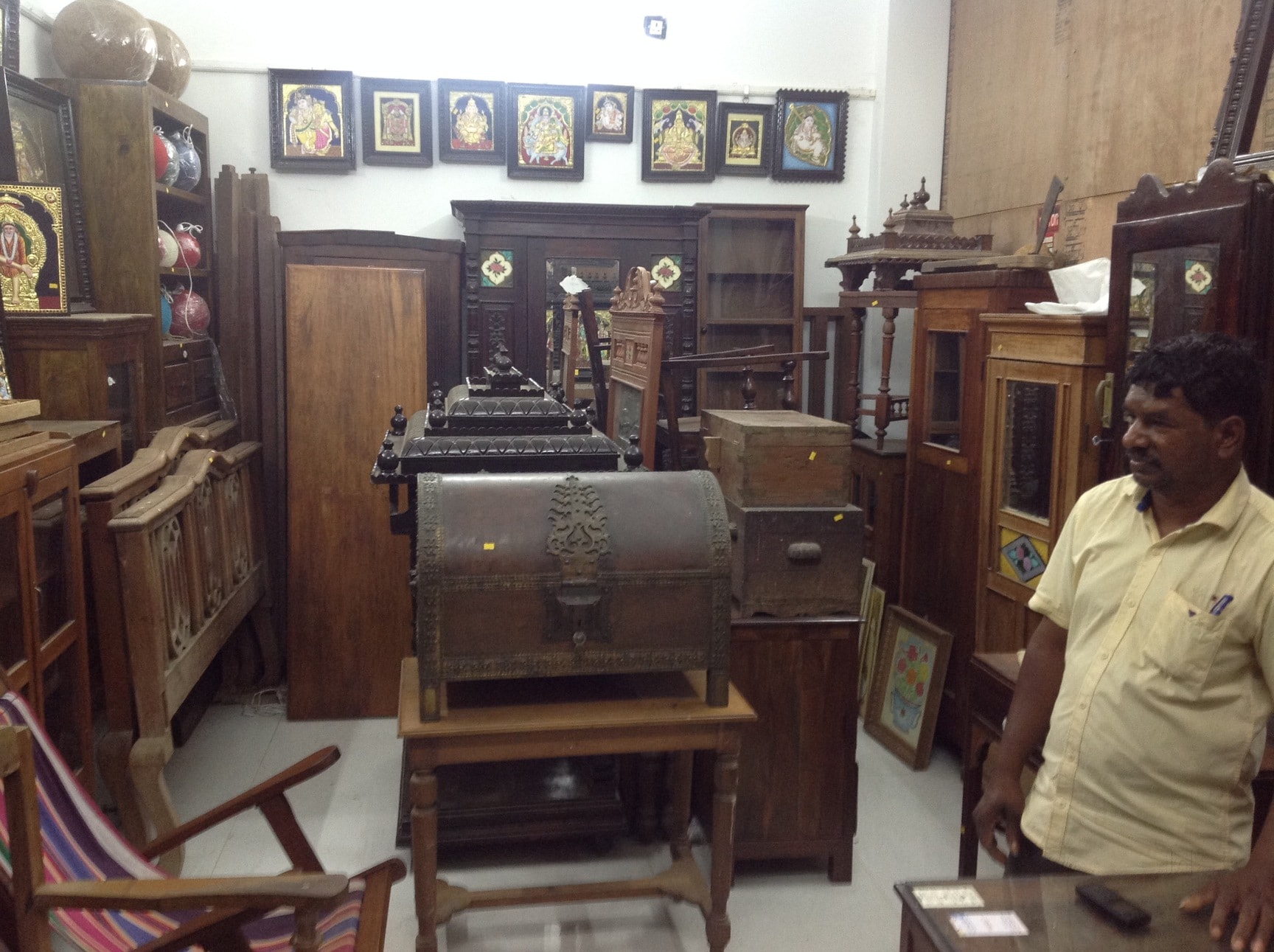 Antique second hand furniture near me store