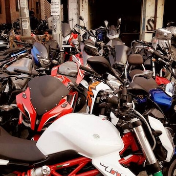 Maitri motors karol bagh store