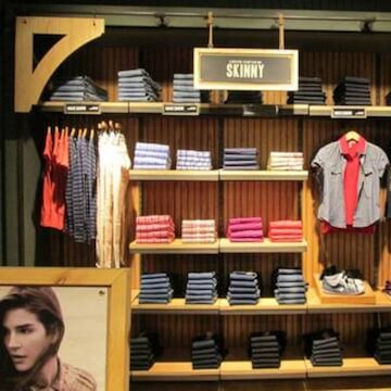 The nearest levi's store store