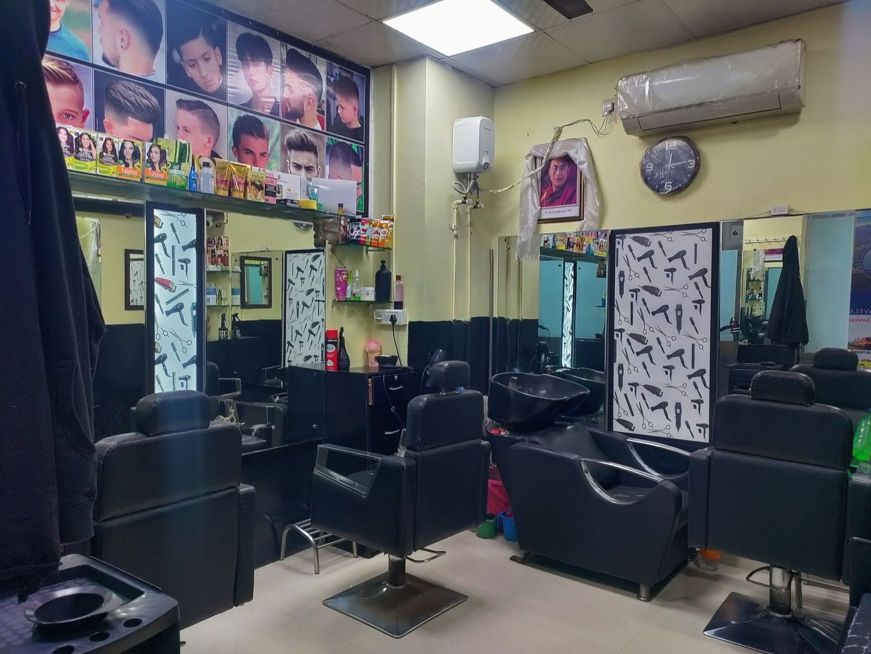 New Tip Top Hair Salon in New Aruna Nagar Delhi Best Salons near me in Delhi Justdial