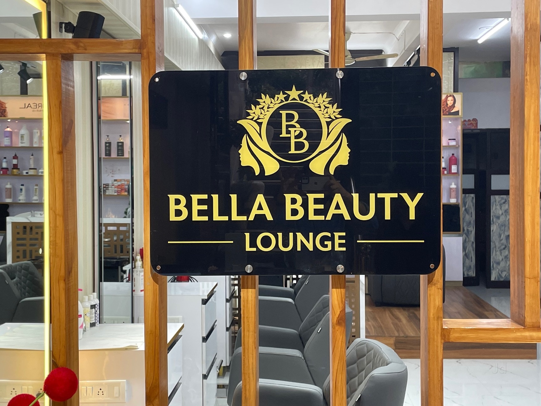 Bella beauty salon store