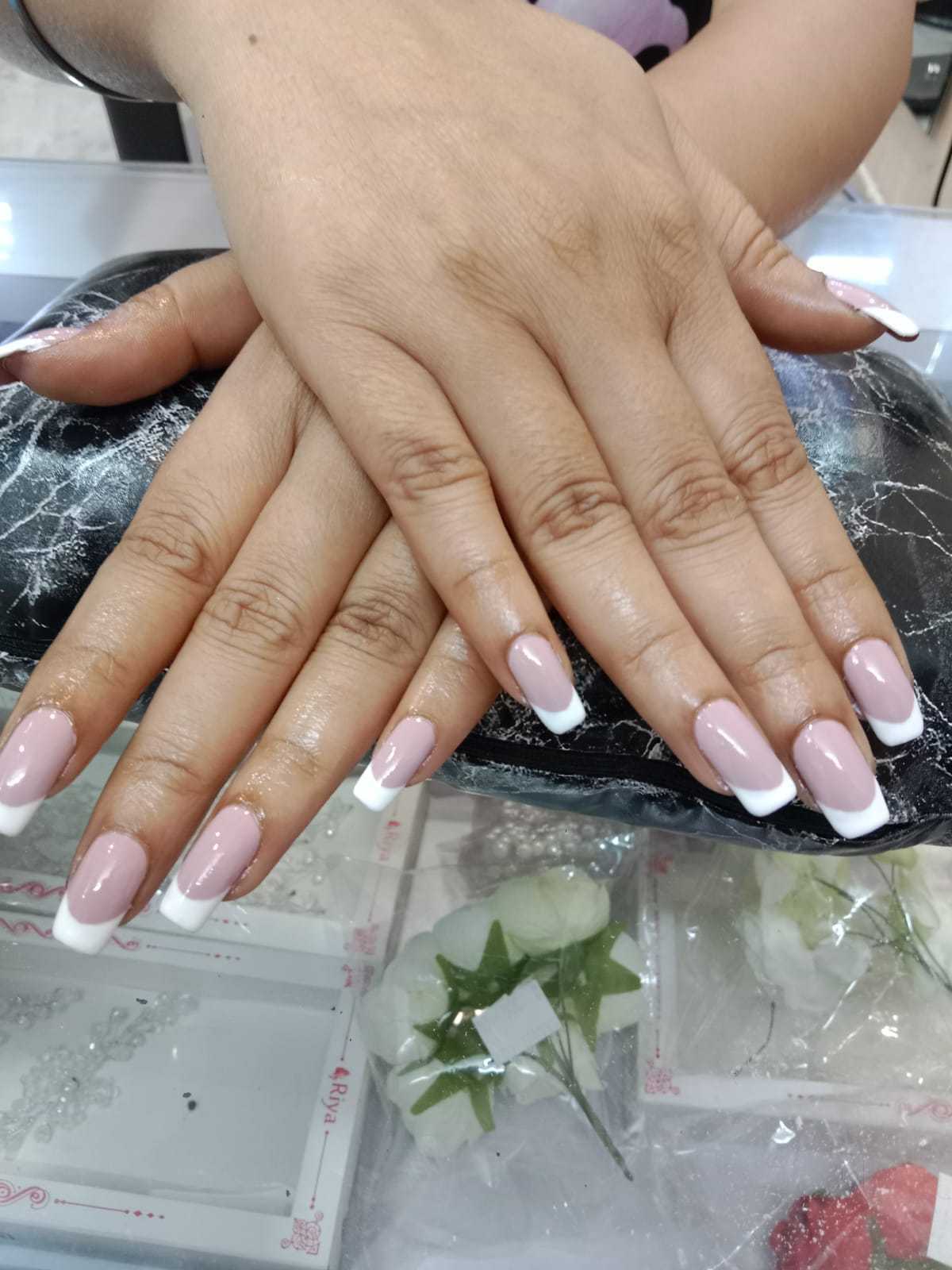 Nail artist near me store