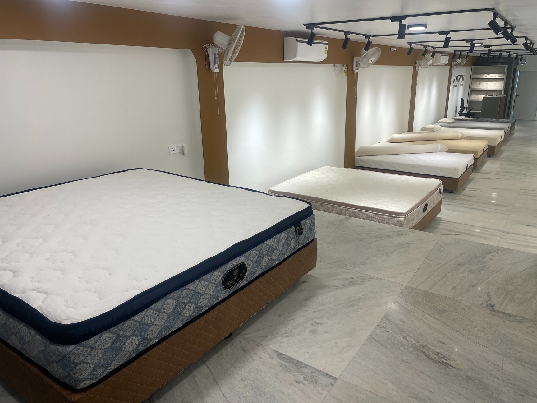 Best mattress dealers near me store