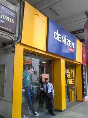 Levis janakpuri district centre store