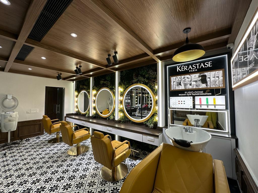 Looks Salon in Karol Bagh,Delhi - Salons near me in Delhi - Justdial