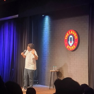 Top Comedy Clubs in Delhi near me - Justdial
