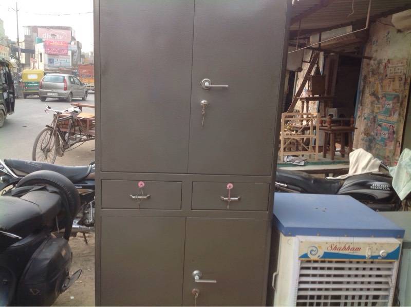 Steel almirah dealers near me store