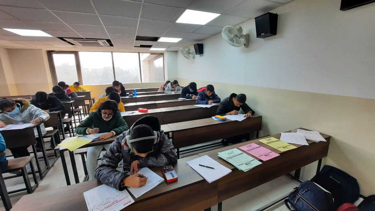 Allen Career Institute in Gurgaon Sector 14,Gurgaon - Tutorials For IIT ...