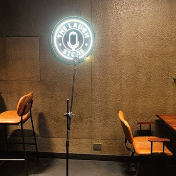 Top Comedy Clubs in Delhi near me - Justdial