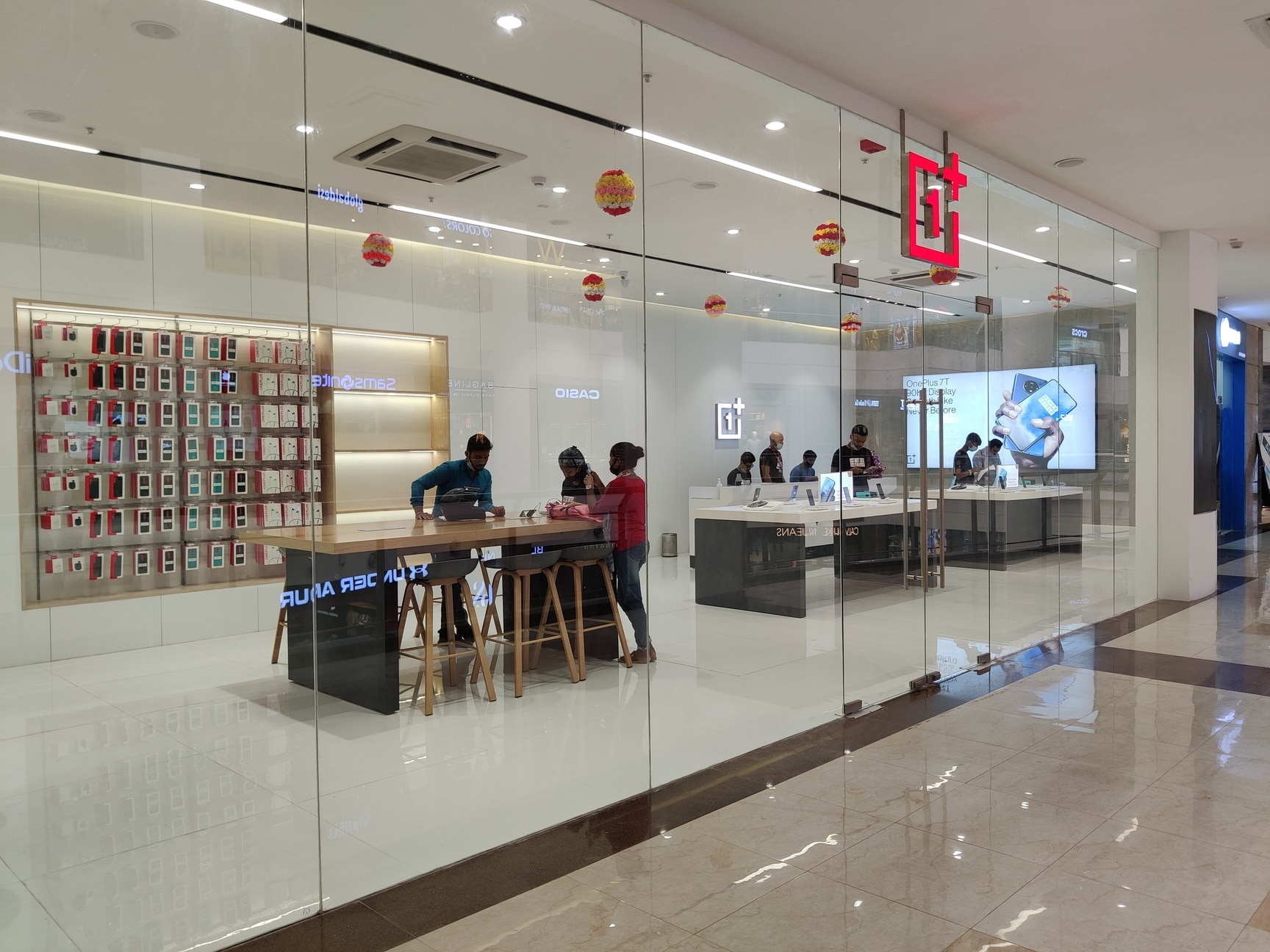 Oneplus Experience Store in G S Road,Guwahati - Oneplus-Mobile Phone ...