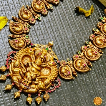 Shringar imitation jewellery store