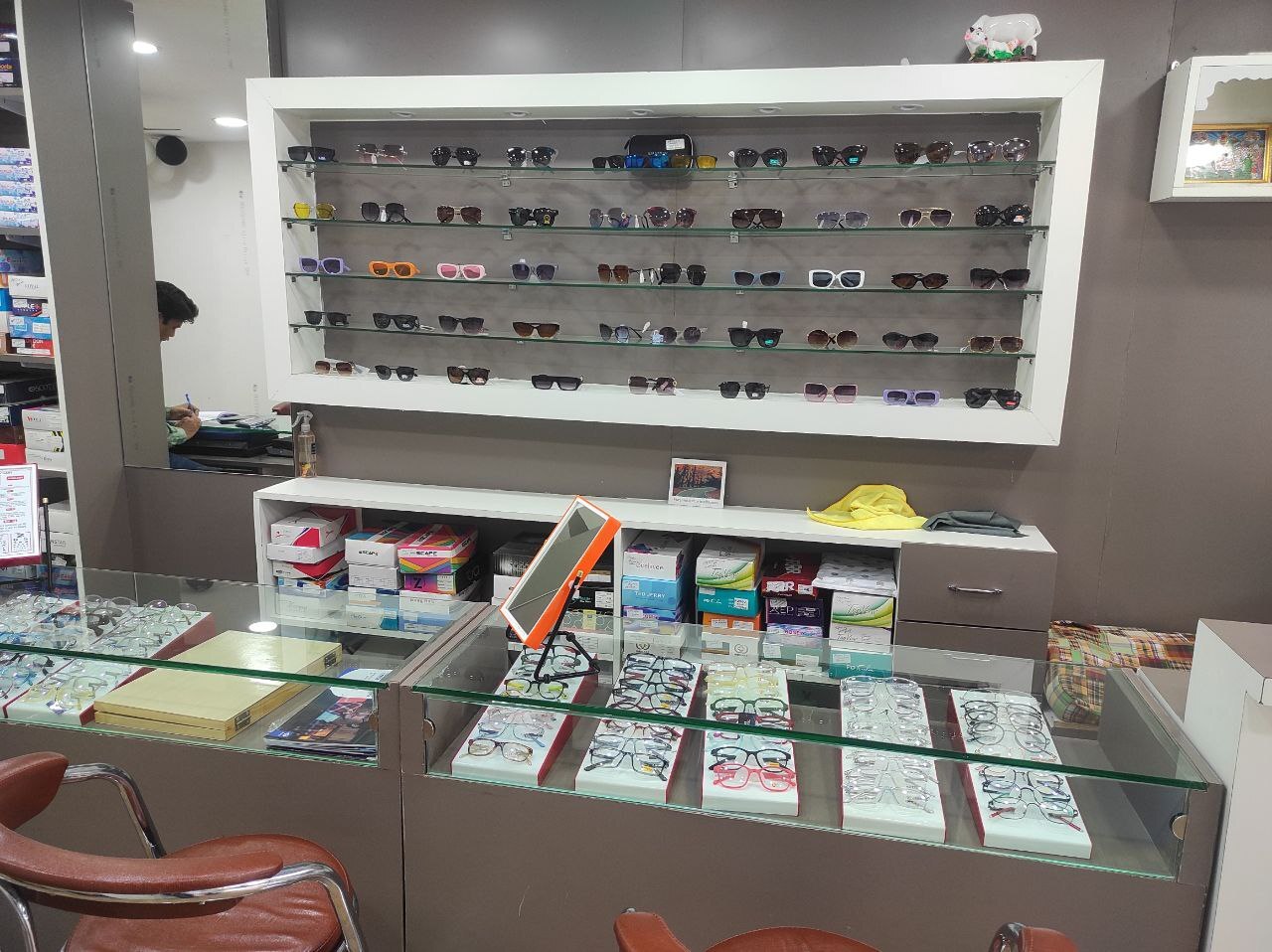 Hilton Opticals in Sultan Bazar-Koti,Hyderabad - Best Opticians near me ...