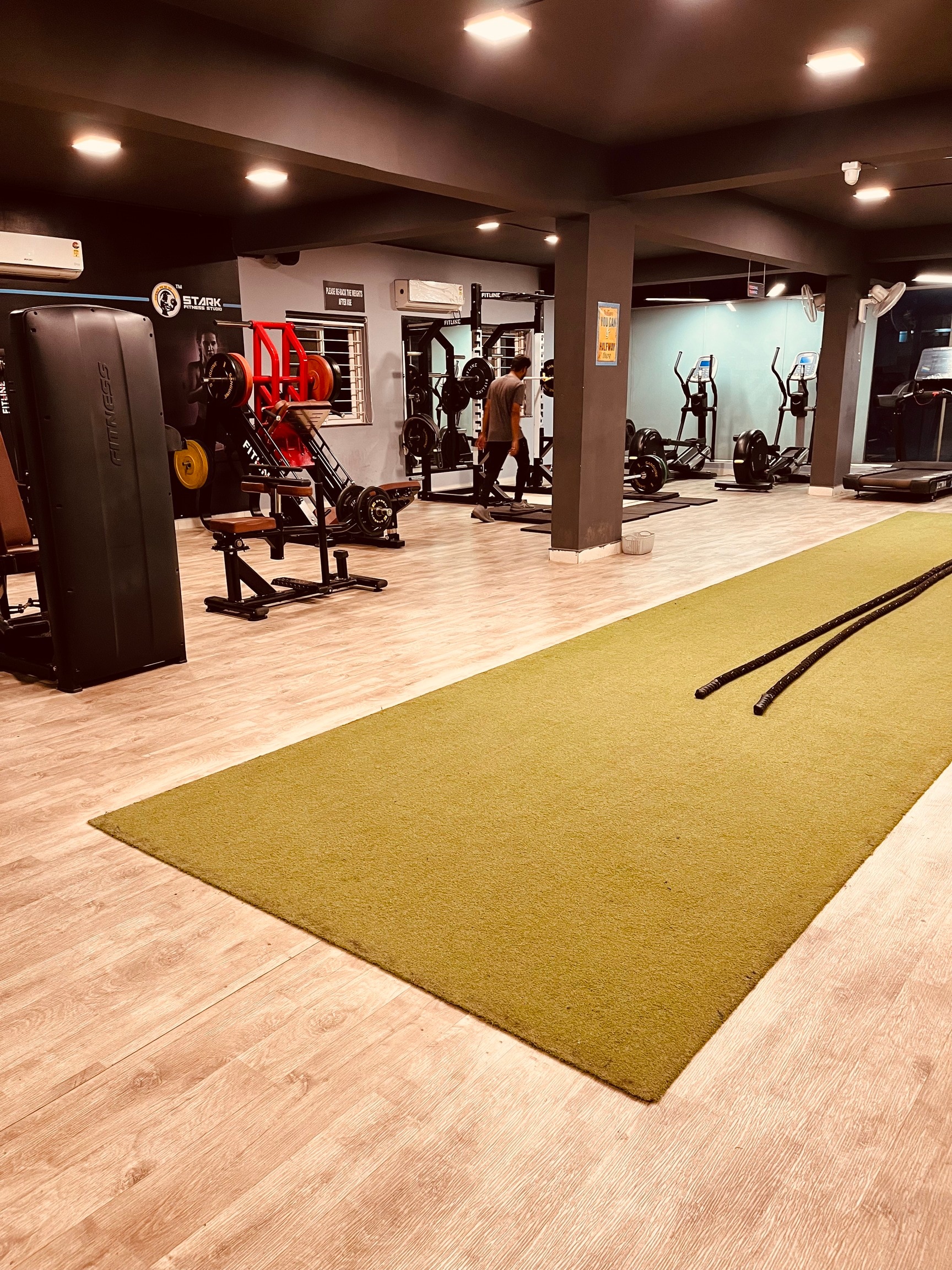 Stark fitness store