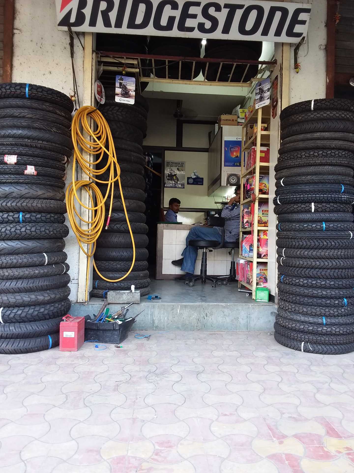 Tyre place near me store