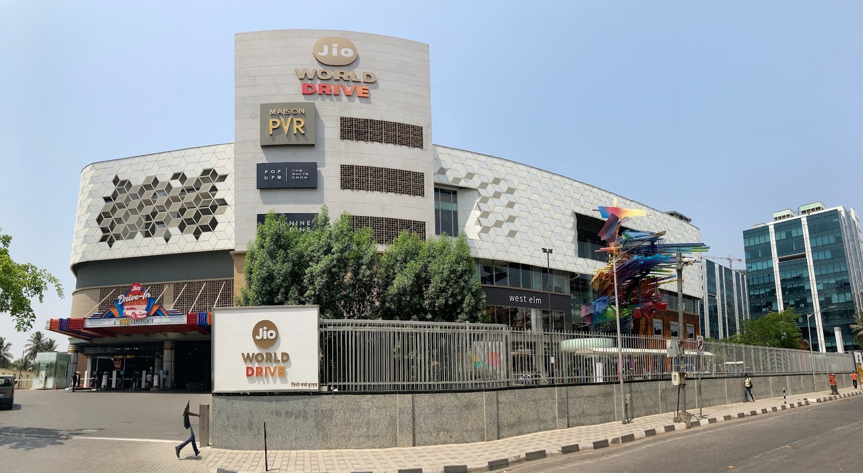 Jio World Drive Mall in Bandra Kurla Complex-Bandra East,Mumbai - Best ...