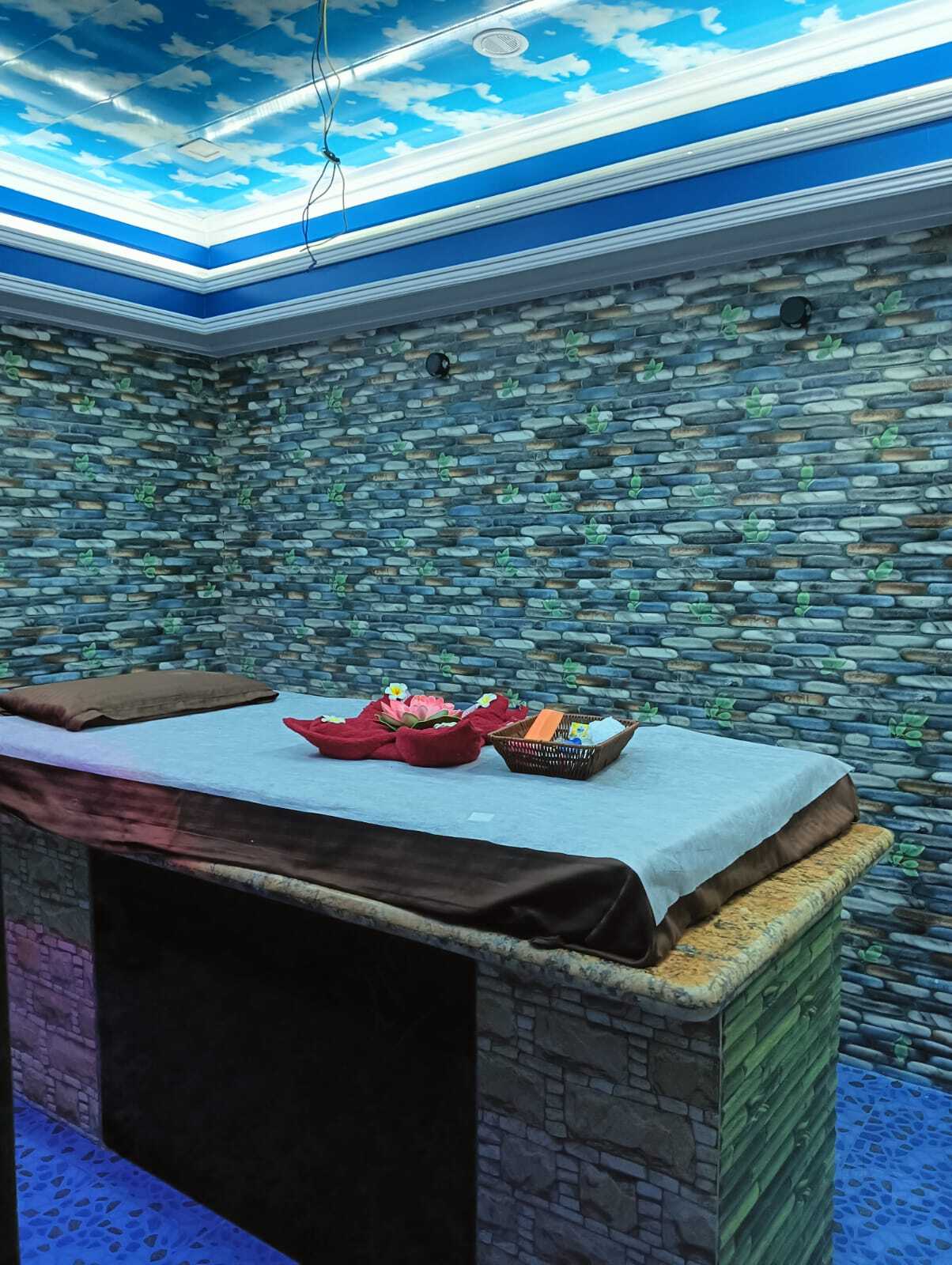 GOLDEN LOTUS LUXURY Spa & SALON in Juhu,Mumbai - Best Body Massage Centres in Mumbai - Justdial