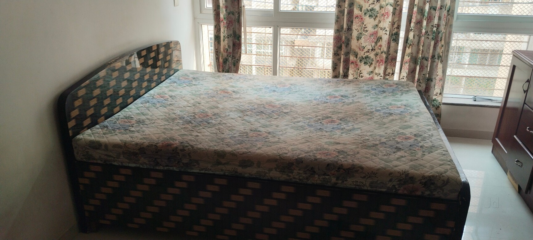 Old furniture buyers in chembur store