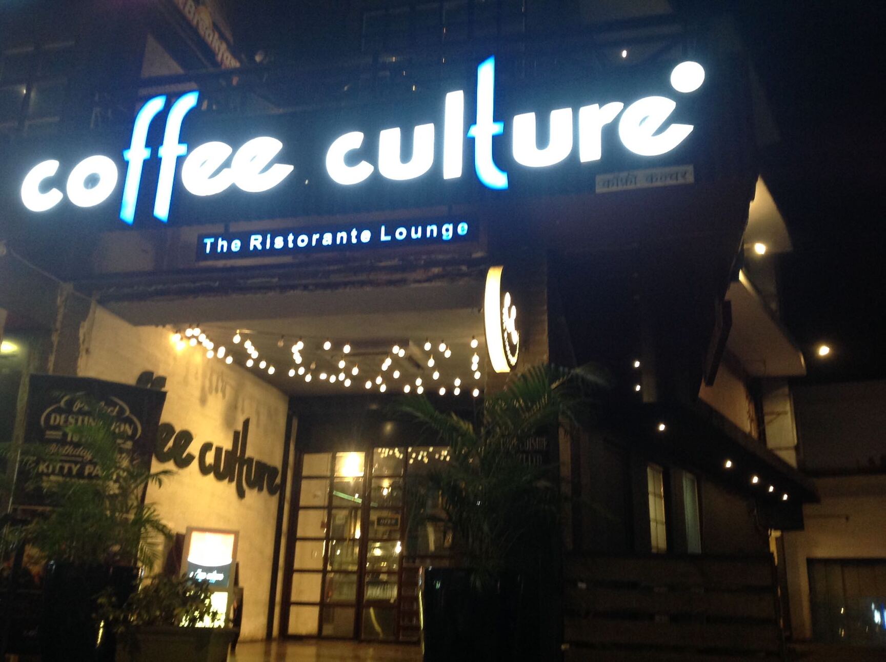 Cafes in bandra store
