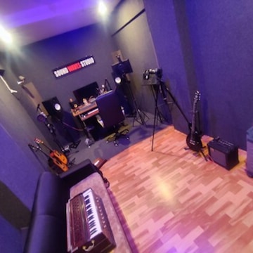 audio waves recording studio