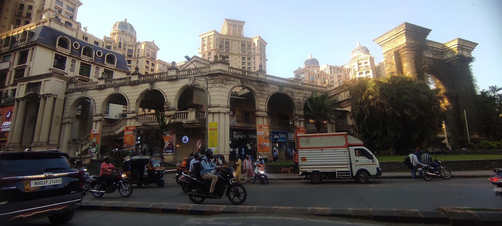 Hiranandani Market in Powai,Mumbai - Best Markets near me in Mumbai ...