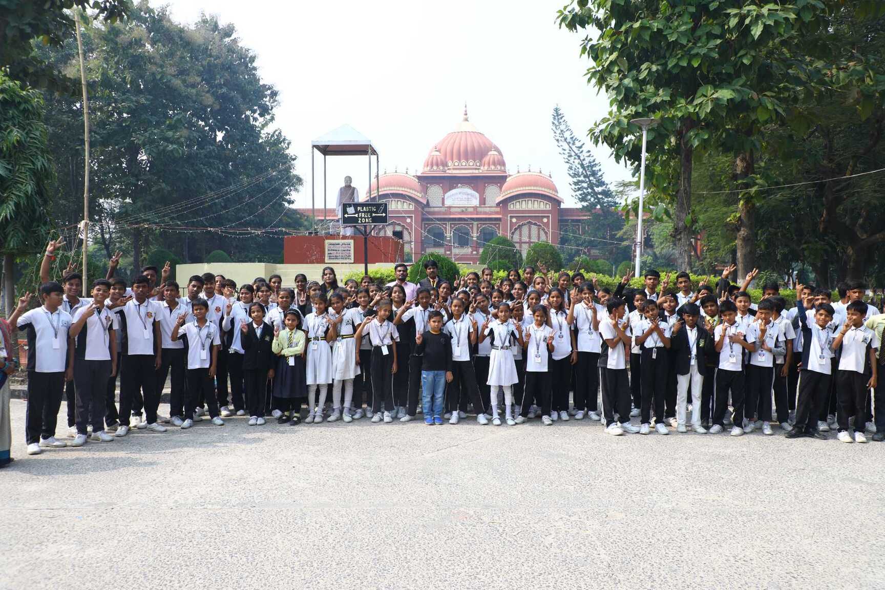 Raj International School in Mathurapur,Samastipur - Best Schools near ...